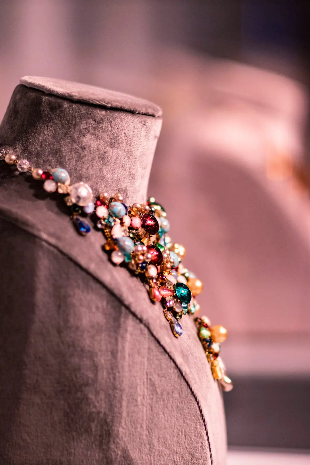 Tahitian-Pearls-vs.-Akoya-Pearls-The-Ultimate-Guide-to-Lustrous ...
